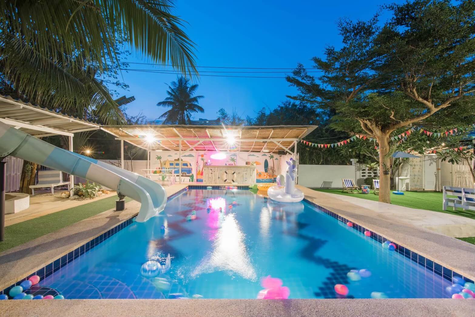 Surf House Pool Villa | บ้านพักติดทะเลหัวหินหลังใหญ่ 40 คน