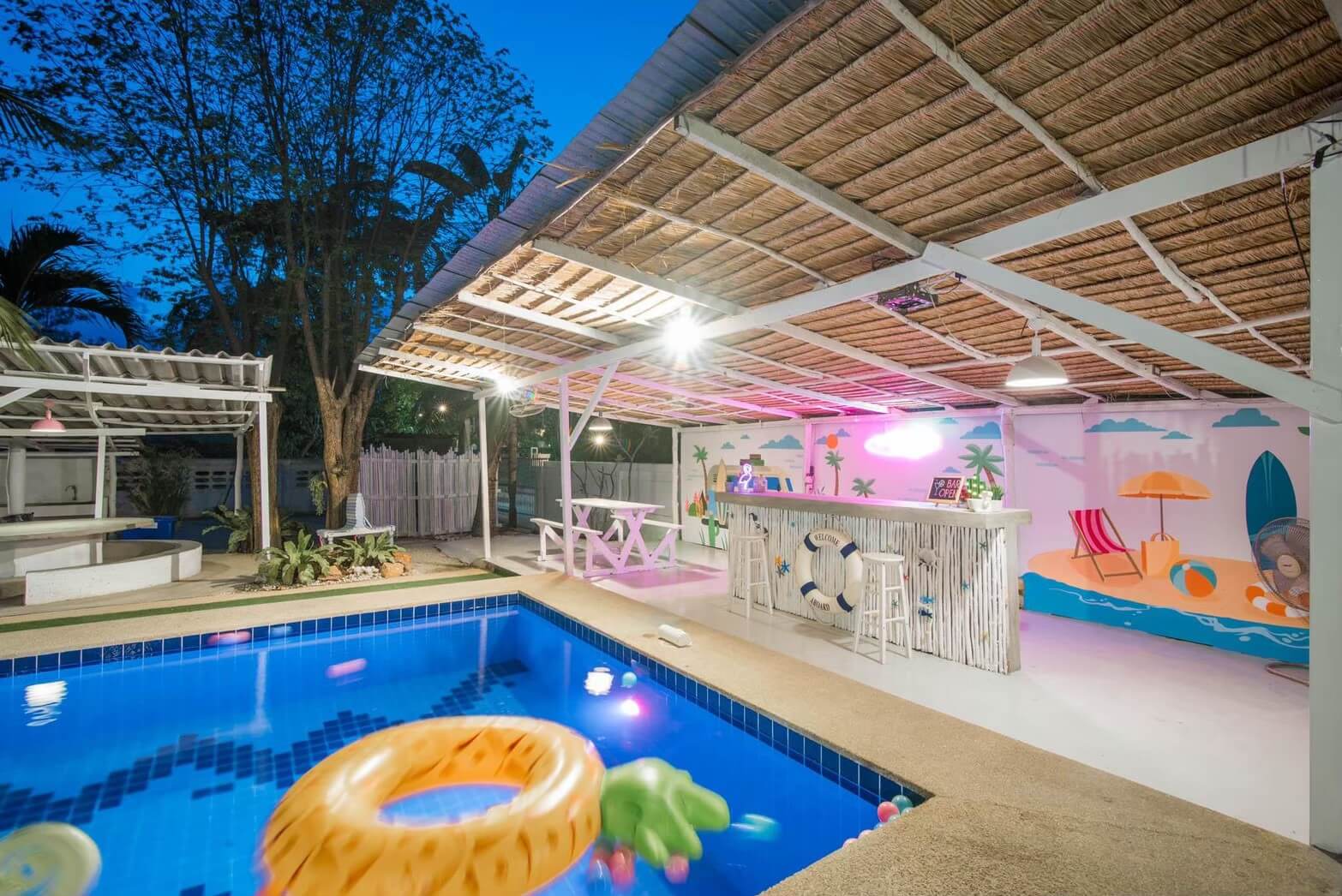 Surf House Pool Villa | บ้านพักติดทะเลหัวหินหลังใหญ่ 40 คน